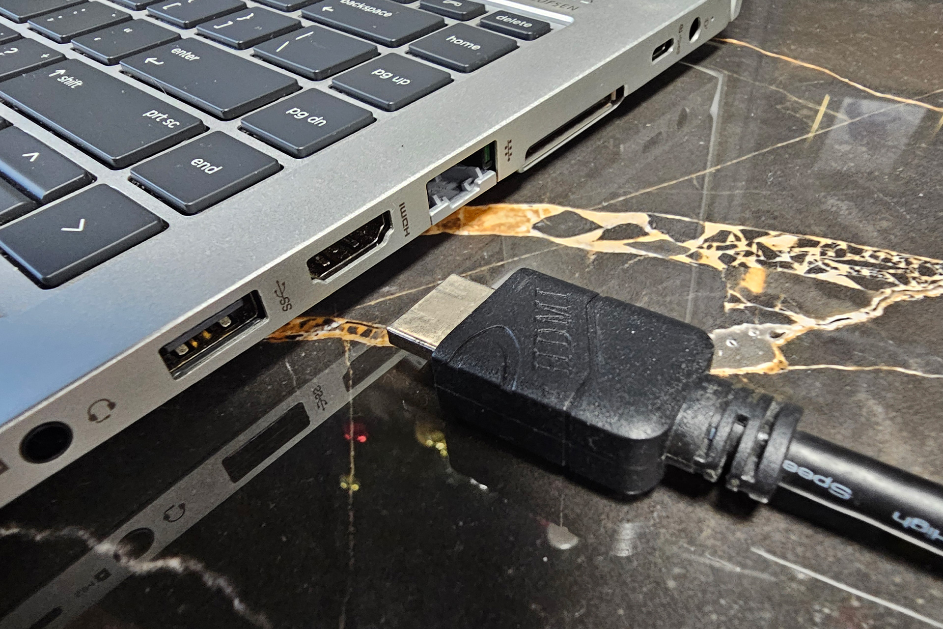 Laptop verbinden met uw TV